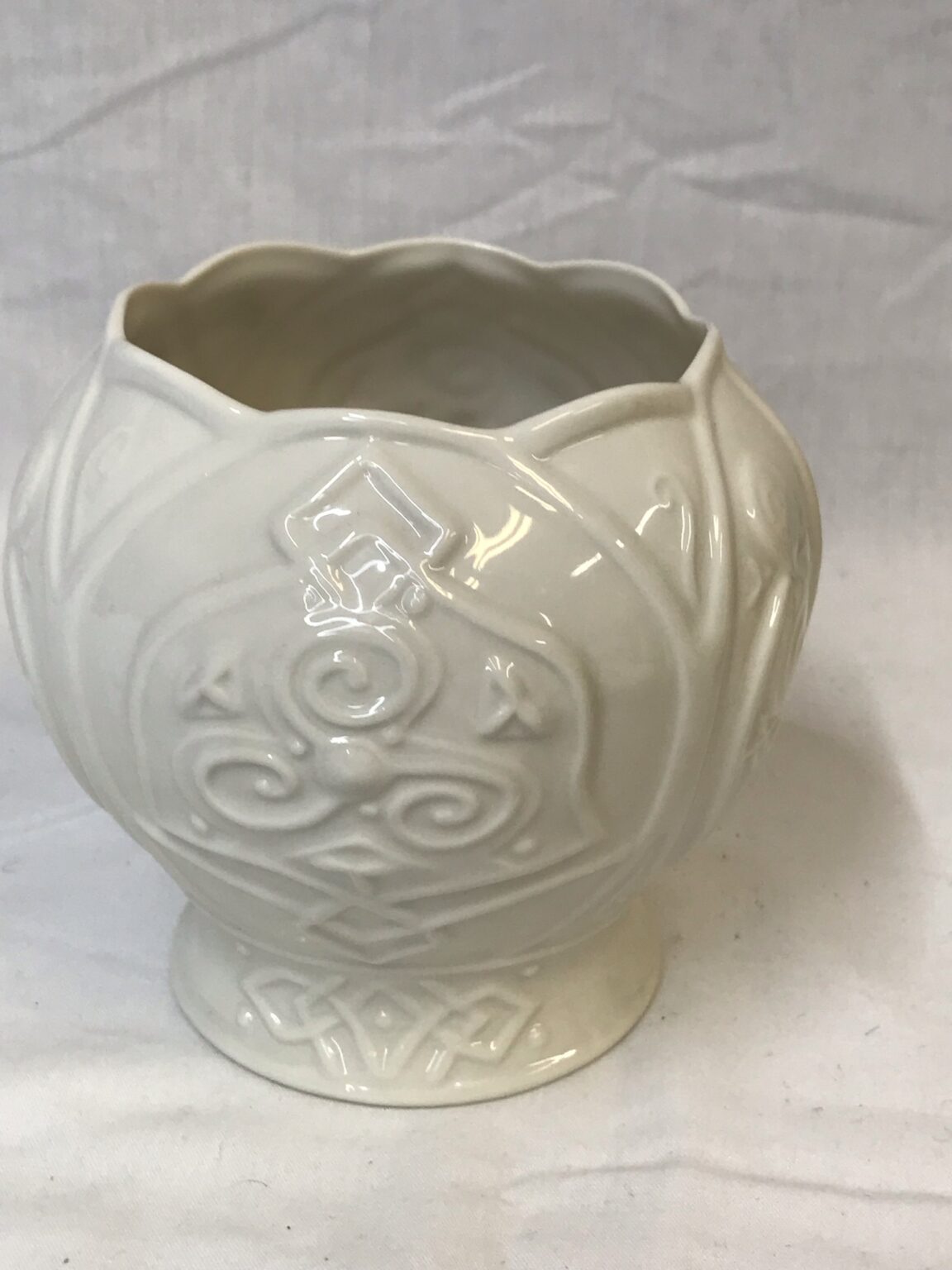 Irish Belleek China Shamrock Cache Pot, 11th Mark – Treasure Antique ...